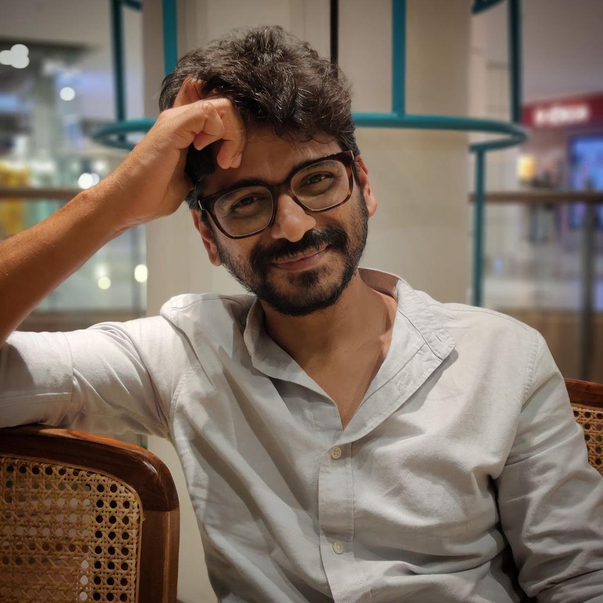 Filmmaker Pawan Kumar makes a comeback on stage with a one-man show after half a decade - The Hindu